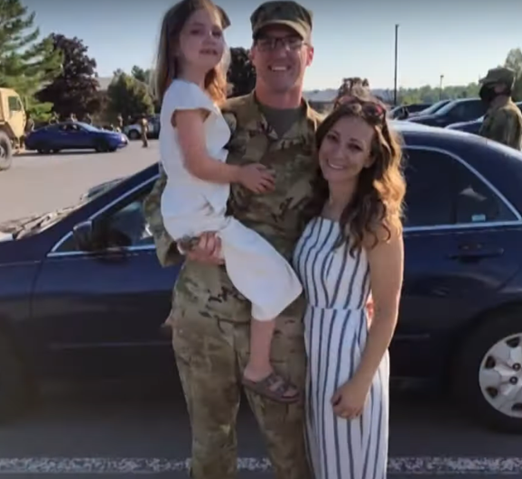 Army dad goes on deployment then 7-yr-old daughter starts finding ...