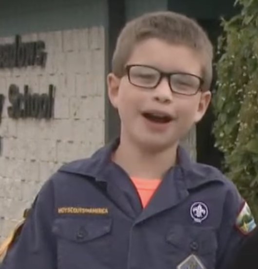 Mom snaps photo of boys with American flag and their act goes viral